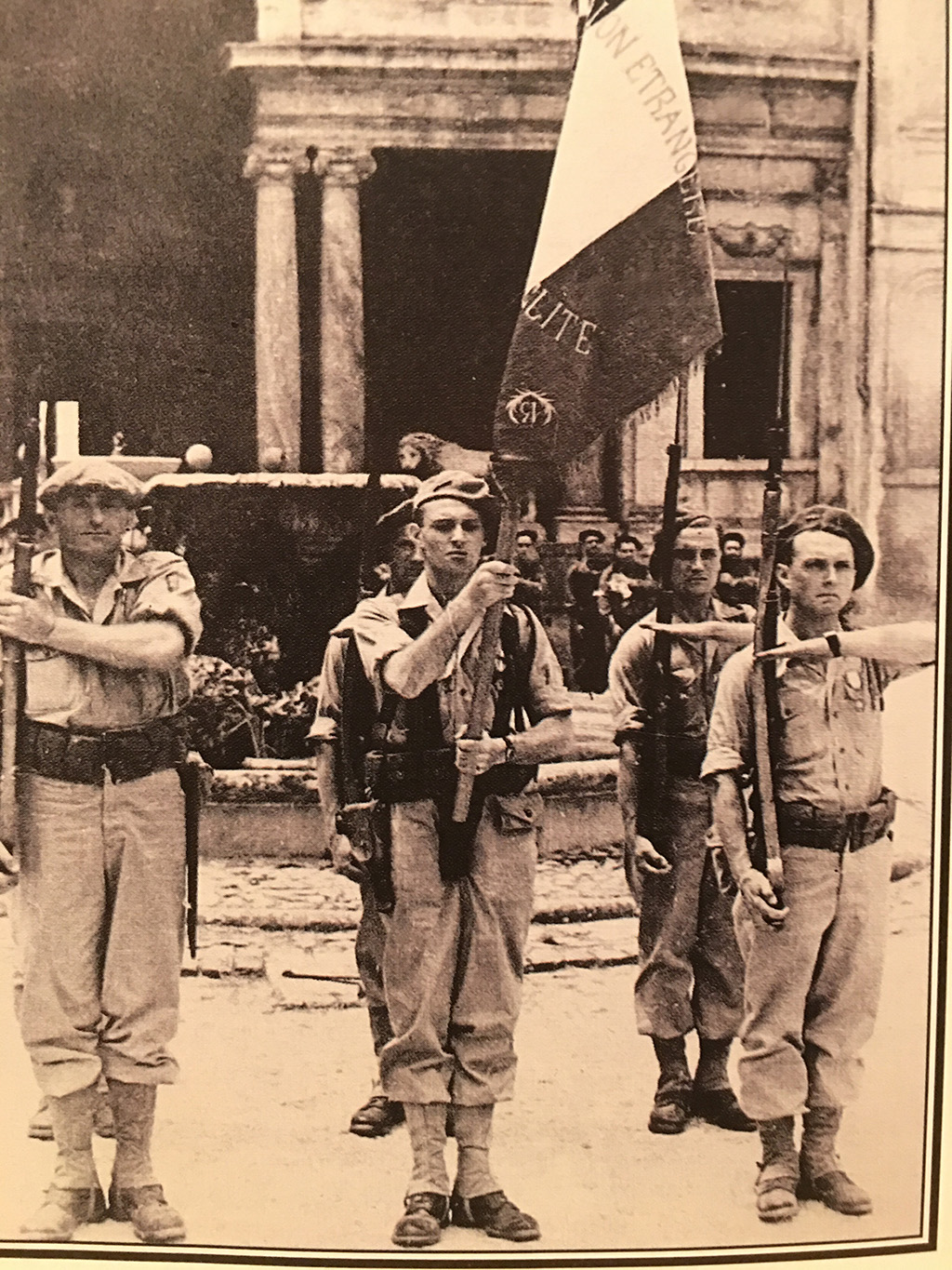 Chute De Rome 1944 Militaria Rome Depuis Sa Fondation Jusqu’à La